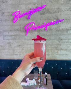 Breakfast and Bubbles Restaurant - Stylish Petite